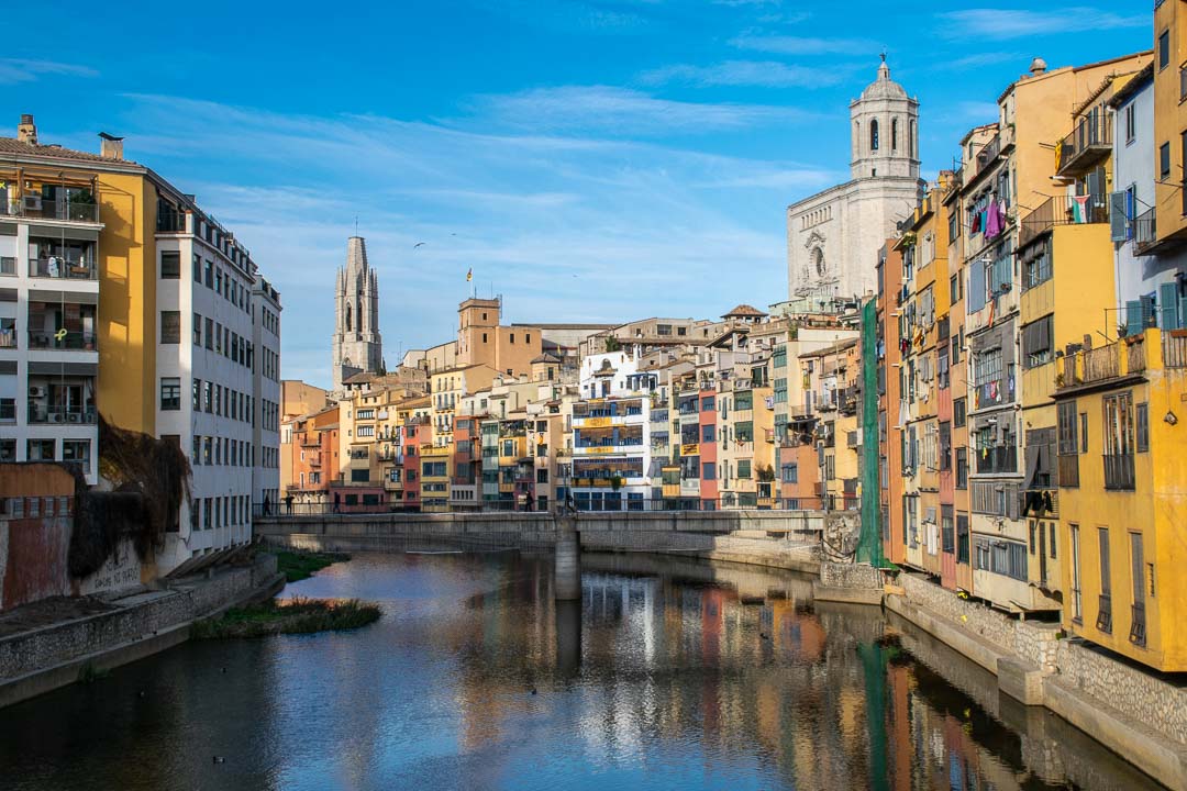7 Tips For Exploring Girona Old Town in Spain - Travelsewhere